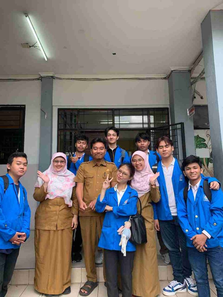 Dosen UBSI Dampingi Mahasiswa dalam Sosialisasi Inspiratif di SMAN 12 ...